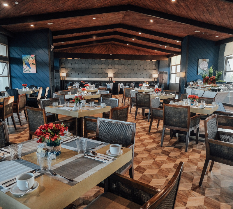 Dining Cafesummit | Summit Hotels and Resorts